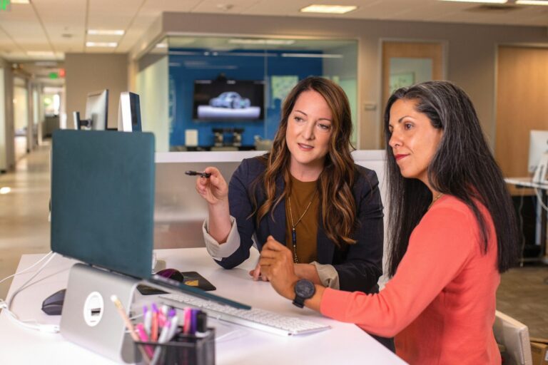 Why Is Body Language Important? How Nonverbal Cues Shape Communication ...
